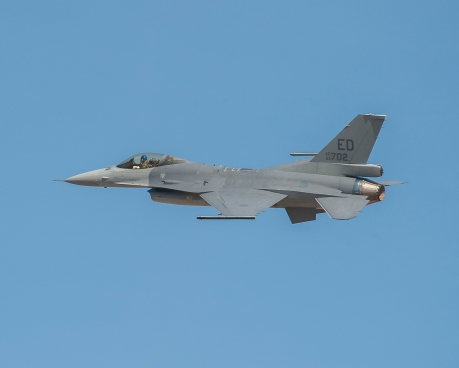 F-16V升级雷达和发动机 洛马称其“最新最先进”_手机凤凰网