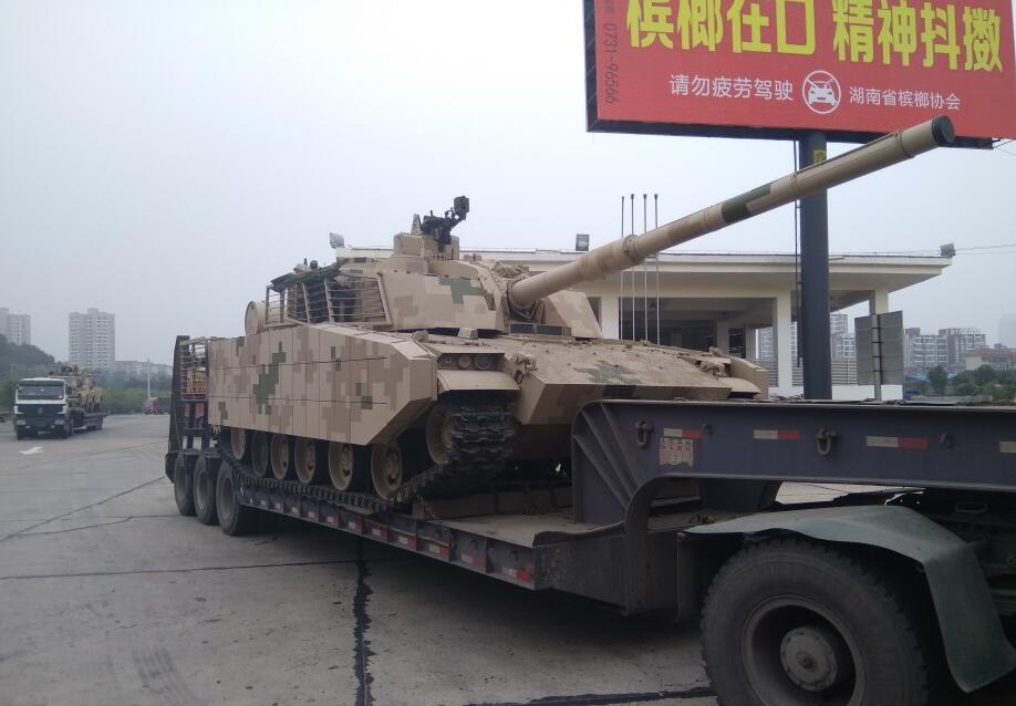 VT5外贸轻坦抢先看 96B加装城市战升级套件