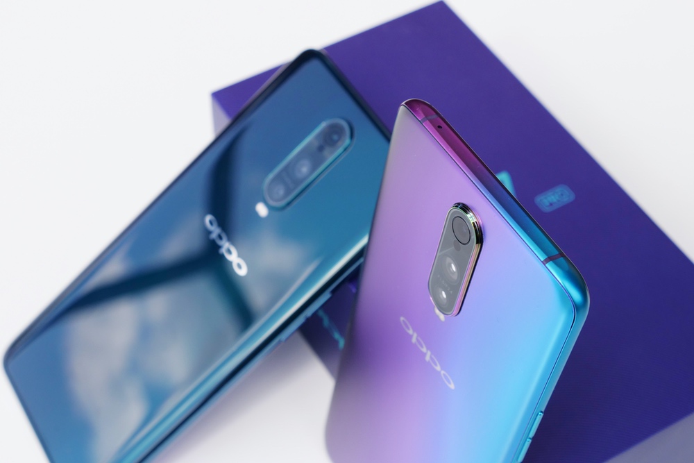 OPPO R17 Pro交易现场：李姐喜提夜拍新神器？丨凰家评测_凤凰网