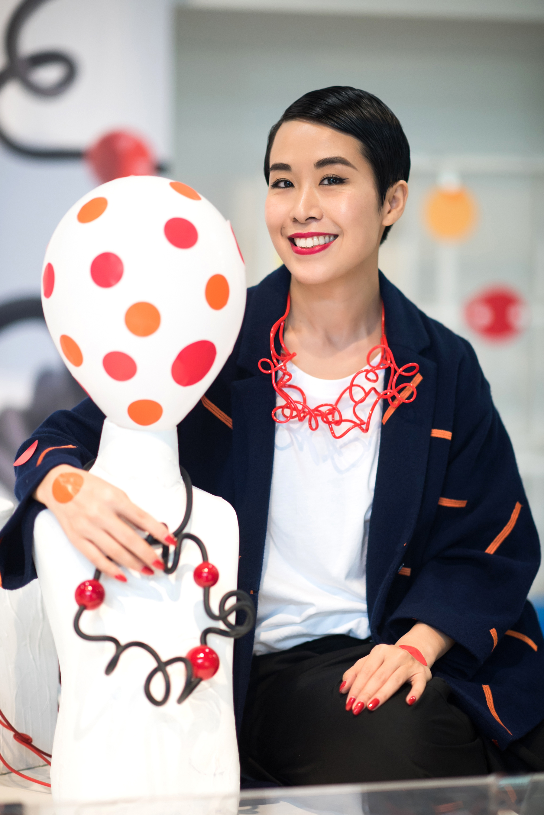 把艺术戴在身体！外滩5号Glam魅蓝 x Tera Feng跨界合作艺术首饰展上海开幕_凤凰网