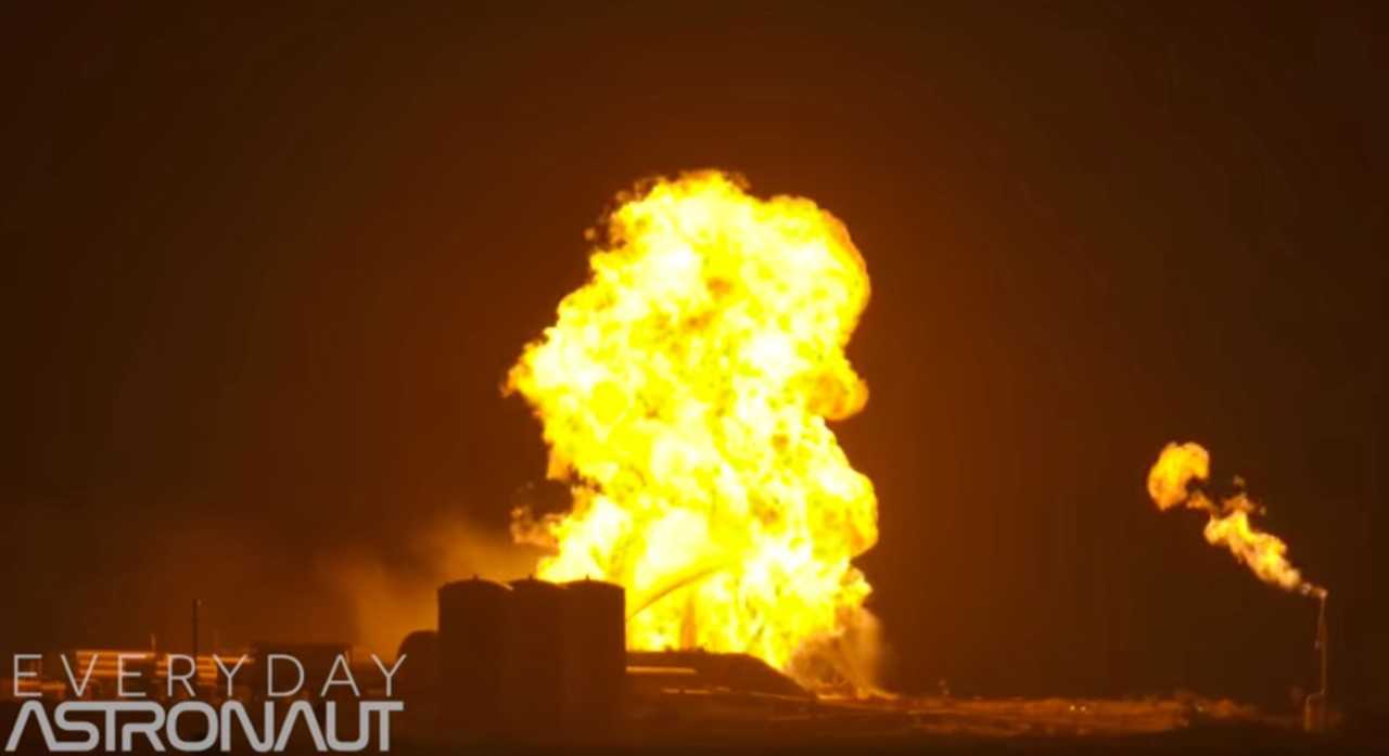 SpaceX发动机测试出现意外：星际飞船起火燃烧_凤凰网