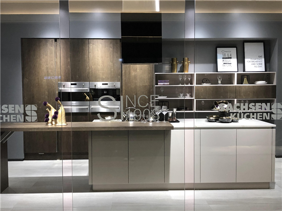 专注橱柜110年:德国SACHSENKUECHEN成都旗舰店鉴赏_凤凰网