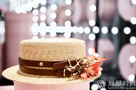 SHINE LI 在北京SKP打造梦幻帽饰空间_凤凰时尚