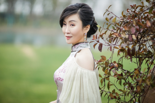 Amy Chu | 芳华流转，时光里的美人颂_凤凰网